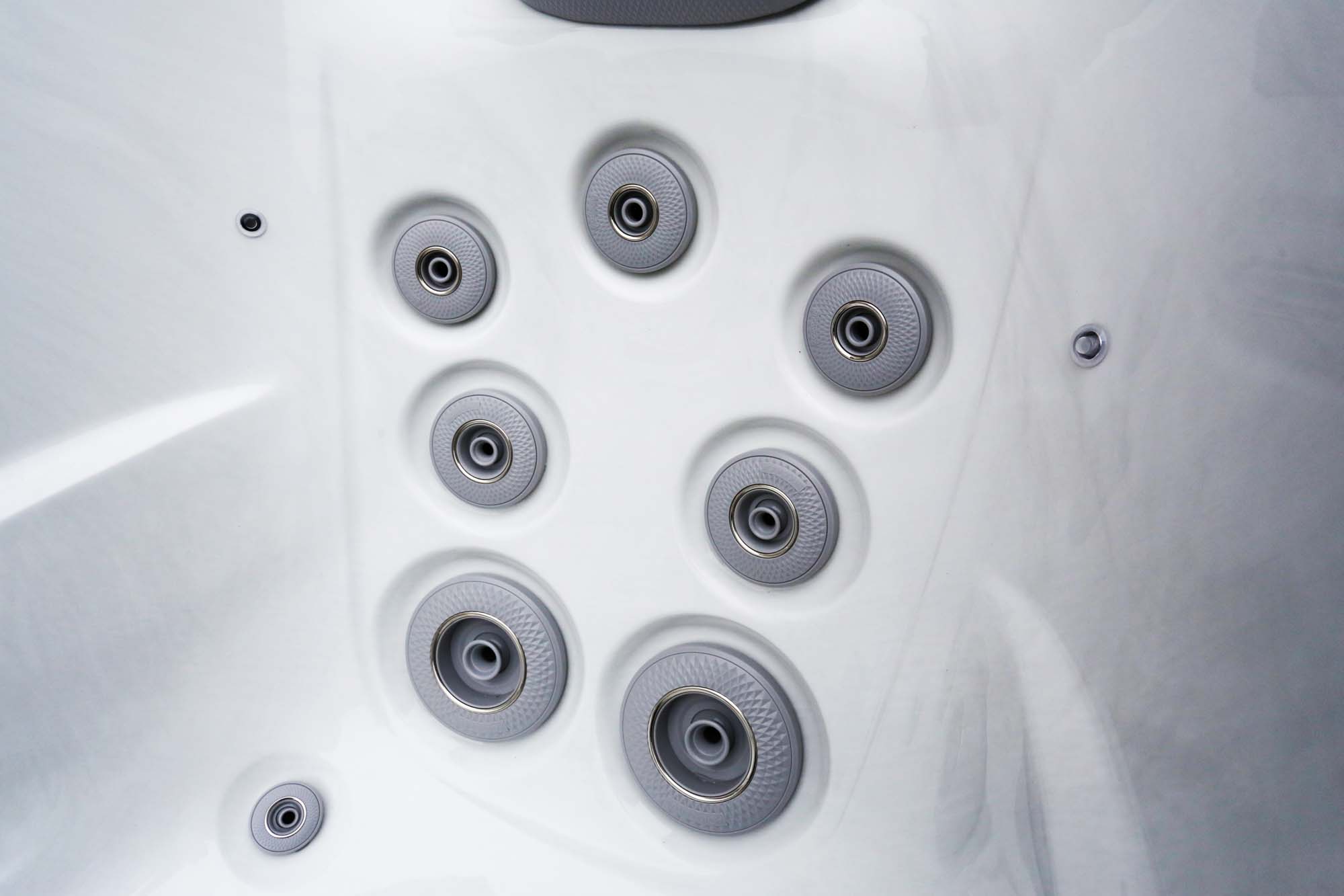 Aquasolus: Swim Spas - Flow (Jets) - Neptune Spas